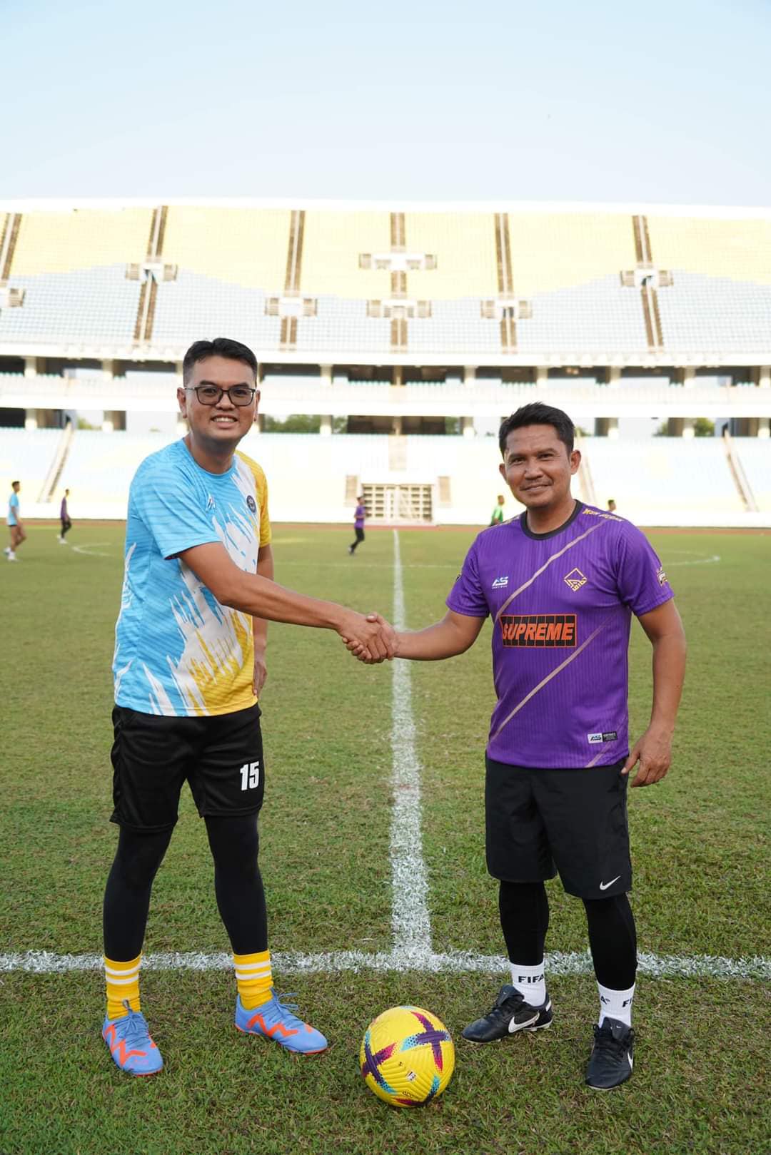 Perlawanan Persahabatan Bola Sepak di antara MSN Perak dan MSN Pulau ...