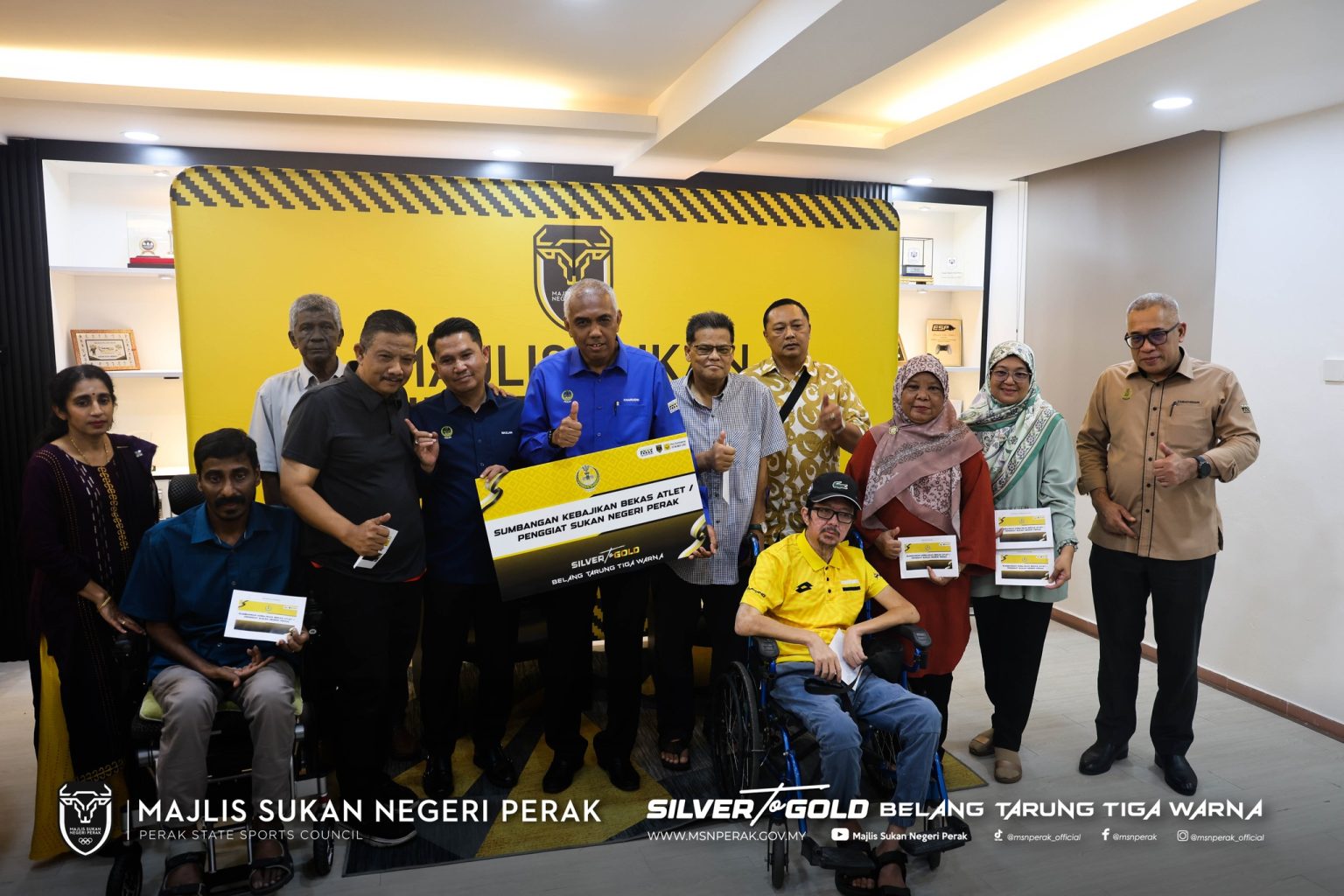 MAJLIS PENYERAHAN SUMBANGAN KEBAJIKAN BEKAS ATLET / PENGGIAT SUKAN ...