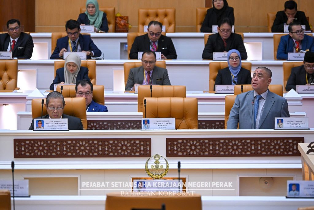 MESYUARAT KETIGA, TAHUN KETIGA, DEWAN NEGERI YANG KE-15, PERAK DARUL ...